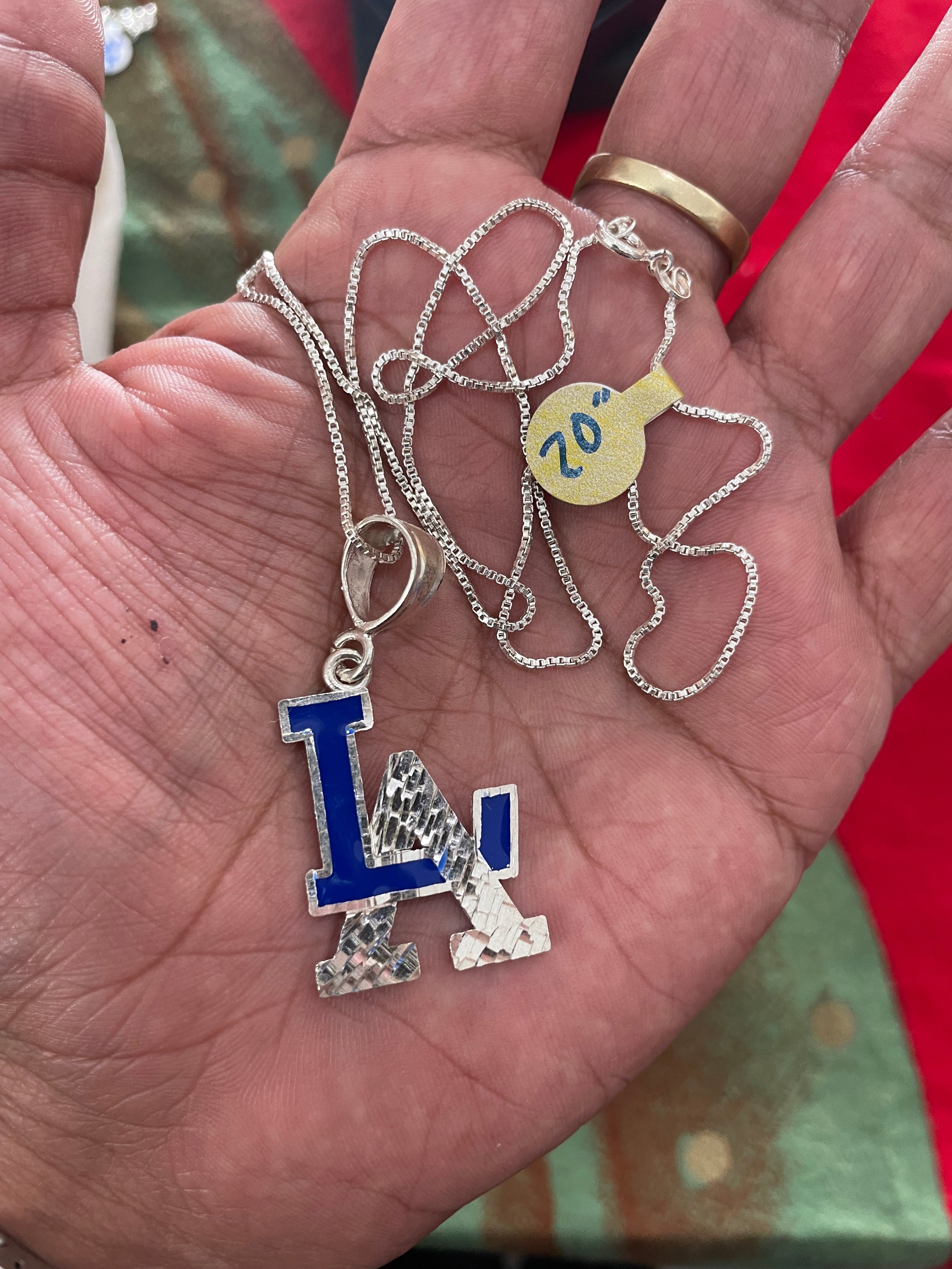.925 sterling Silver LA pedant and chain – The junque store